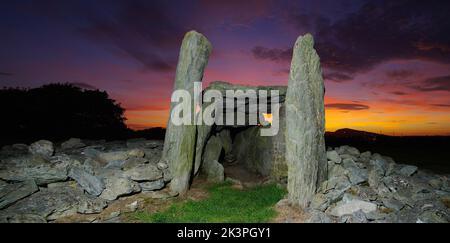 Sunset, Trefignath Neolithic, Burial Chamber, Holyhead, Anglesey, North ...
