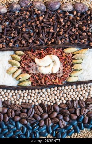 Spices and beans in diffrent colors Stock Photo - Alamy