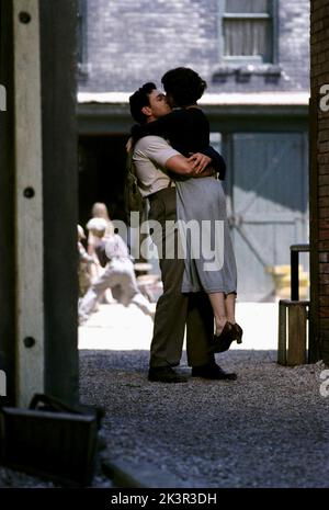 RUSSELL CROWE, RENEE ZELLWEGER, CINDERELLA MAN, 2005 Stock Photo - Alamy