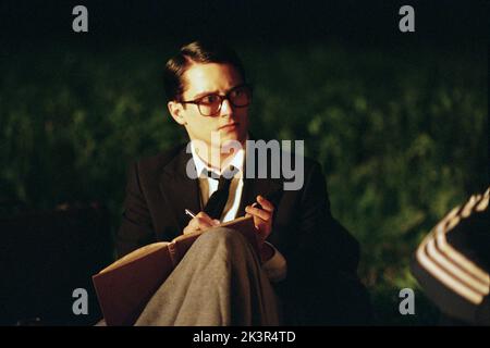 Elijah Wood Film: Everything Is Illuminated (2005) Characters: Jonathan ...