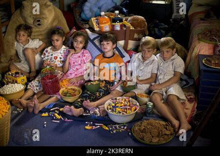 JENNIFER HABIB & JESSICA HABIB YOURS MINE & OURS WORLD PREMIER CINERAMA ...