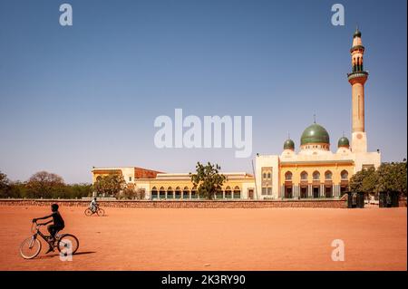 Grand Mosque of Niamey, Niamey, Niger Stock Photo - Alamy