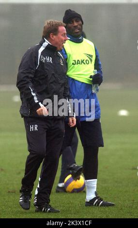 PORTSMOUTH MANAGER HARRY REDKNAPP AND SOL CAMPBELL 21-12-06 PIC MIKE ...