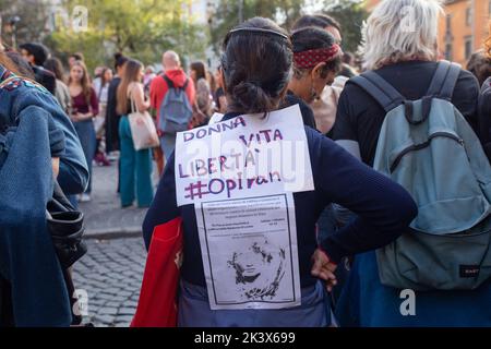 Iranian girl in solidarity with the Iranian women's protest during ...