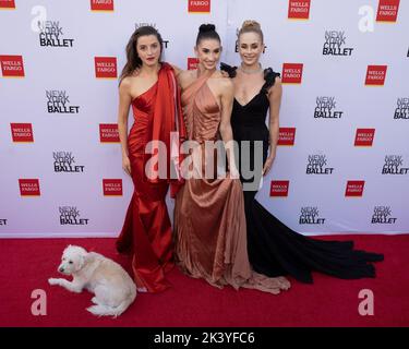Indiana Woodward, Alexa Maxwell and Jackie Bologna Stock Photo - Alamy