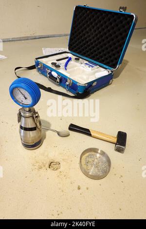 technical equipment for a calcium carbide measurement to determine the ...