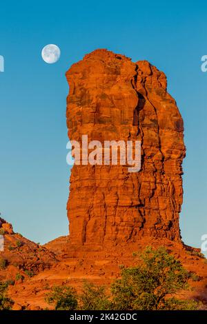 Moon over the Plug, an Organ Rock Shale tower in the Land of Standing ...