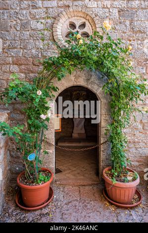 Assisi. Hermitage of the prisons on Mount Subasio Stock Photo - Alamy
