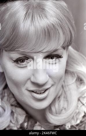JACKIE TRENT (1940-2015) English singer in 1966. Photo Tony Gale Stock ...