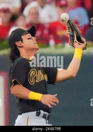 Pittsburgh Pirates' Ji Hwan Bae walks off the field after warming up ...