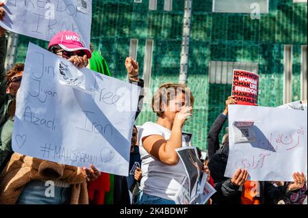 Lady justice is crying Stock Photo - Alamy