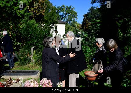 Birgit Behrens-Otto,Horst Ruprecht mit Ehefrau bei der Beisetzung des ...