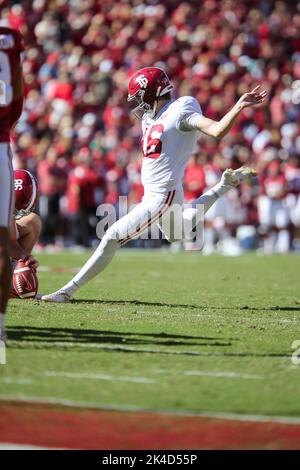 Alabama place kicker Will Reichard (16) kicks a field goal during the ...