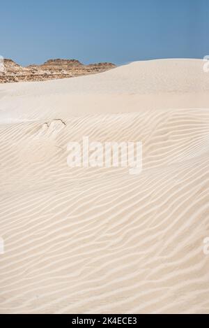Blinding white Sugar Dunes near al-Khaluf, Oman Stock Photo - Alamy