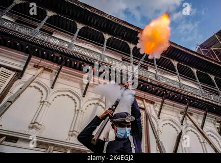 Kathmandu, Nepal. 02nd Oct, 2022. Nepalese Army soldiers carry Fulpati ...
