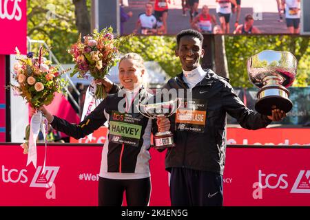 The fastest (GBR) athletes Weynay Ghebresilasie (GBR) and Rose Harvey ...