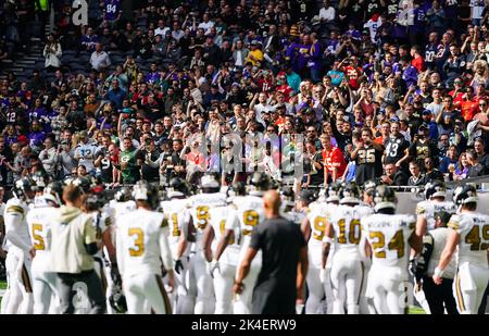 A general view of The New Orleans Saints playing against the Tampa Bay ...