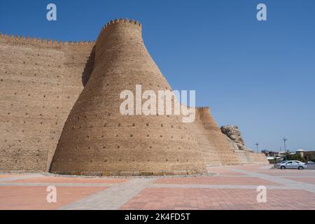 Wavy flowing walls of the Bukhara Ark castle fortress Stock Photo - Alamy