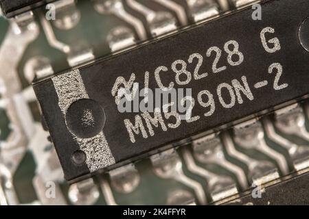 8-pin IC chips on legacy circuit board / pcb. Possibly line driver chip ...