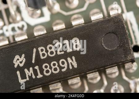 8-pin IC chips on legacy circuit board / pcb. Possibly line driver chip ...