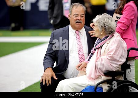 Houston Texans owner Cal McNair, Hannah McNair, and multi-platinum ...