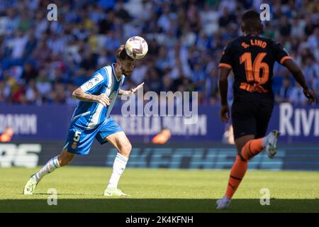 Fernando Calero of RCD Espanyol with the ball during the LaLiga ...