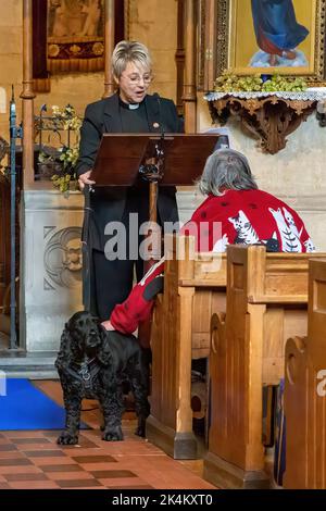 Milton Keynes,UK 02nd October 2022. Vicar Sharon GRENHAM-THOMPSON and ...