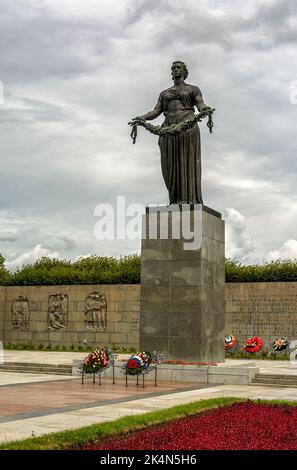 The Piskarevsky Memorial Cemetery is a mournful monument to the victims ...