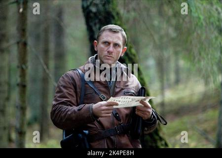 DANIEL CRAIG, DEFIANCE, 2008 Stock Photo - Alamy