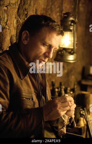 DANIEL CRAIG, DEFIANCE, 2008 Stock Photo - Alamy