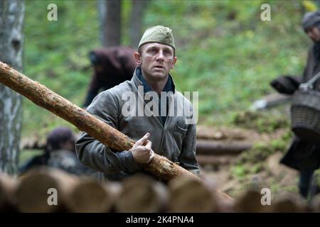 DANIEL CRAIG, DEFIANCE, 2008 Stock Photo - Alamy