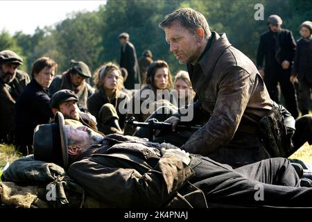 DANIEL CRAIG, DEFIANCE, 2008 Stock Photo - Alamy