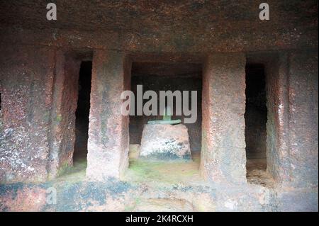 Shivling at the Arvalem Caves, historic rock cave 6th century ...
