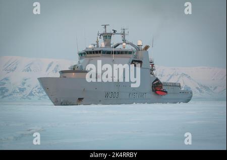 Norwegian Coast Guard icebreaker and offshore patrol vessel KV Svalbard ...