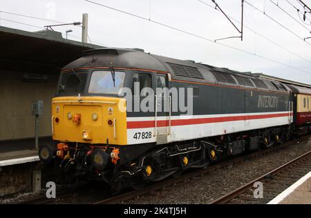 Class 47 diesel-electric loco 47614 at rear of The Lakelander special ...