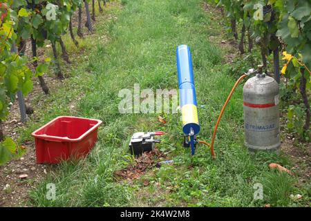 Propane cannon bird scarer in a vineyard, Balatonfokajar, Veszprem ...