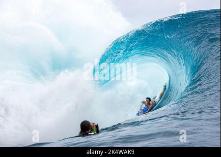 Bodyboarder, Teahupoo, Tahiti, French Polynesia Stock Photo - Alamy