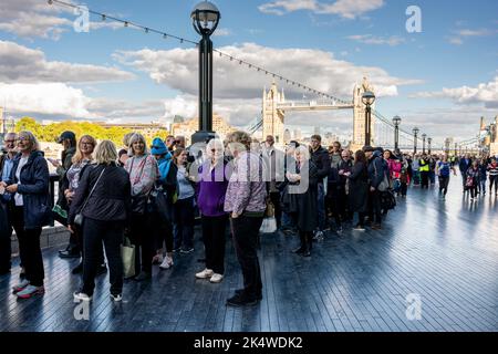 Stretching Back To Tower Bridge, British People and People From Around ...