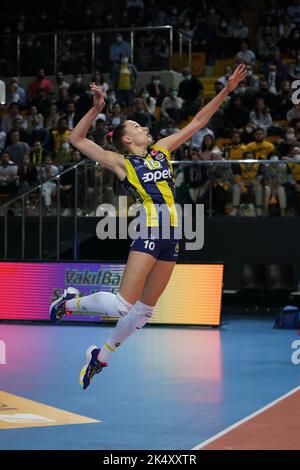 ISTANBUL, TURKEY - MARCH 31, 2022: Melissa Vargas serves during ...