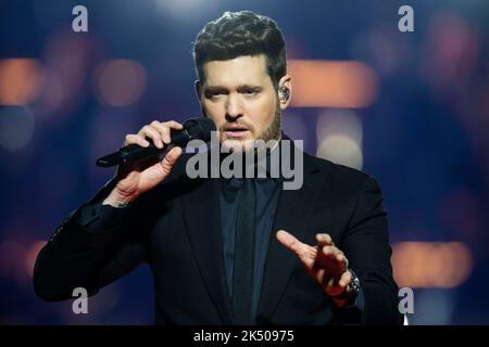 Calgary, Canada. 11th Sep, 2022. Dallas Smith poses on the red carpet ...