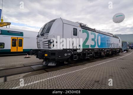Berlin, Innotrans 2022, Siemens Zweikraftlok Vectron Dual Mode BR 249 ...