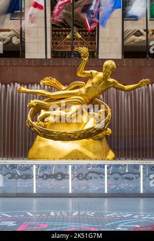 The iconic Prometheus Statue is in Rockefeller Center, New York City ...