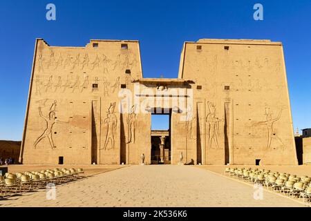 Egypt, Upper Egypt, Nile Valley, Edfu, temple dedicated to Horus God ...