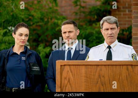 FRANCESCA QUINN P.I., (aka FRANCESCA QUINN PI), facing camera: Derek ...