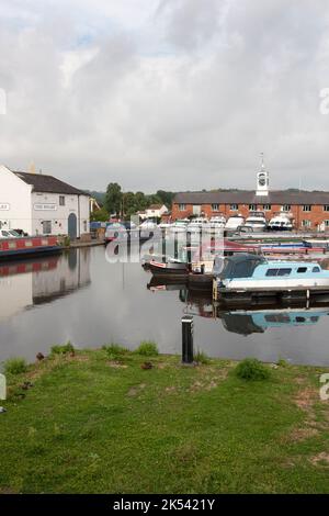 Stourport on Severn canal wharf, canal basin, Stourport Ring ...