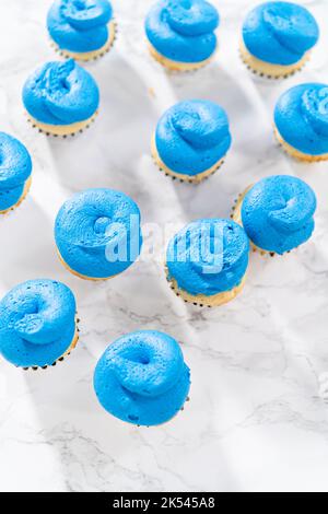 American Flag Mini Cupcakes Stock Photo - Alamy