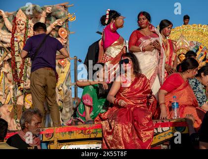 Kolkata, India. 06th Oct, 2022. Different moments of Goddess Durga ...