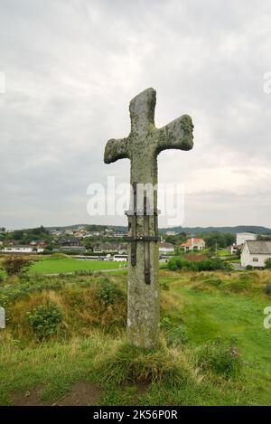KROSSHAUGEN - A historic cross next to Norway's National Monument ...