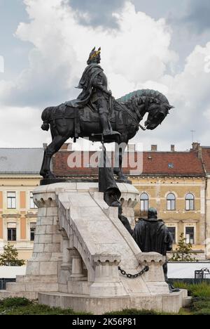 Romania, Cluj-Napoca, Hungarian King Matthias Corvinus statue Stock ...