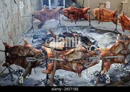 The "porcetto", traditional sardinian food Stock Photo - Alamy